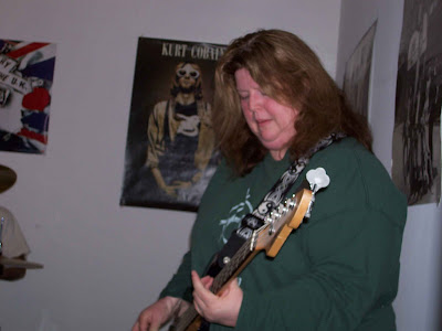 F A T G I R L S F L O A T: BBW PUNK ROCK!